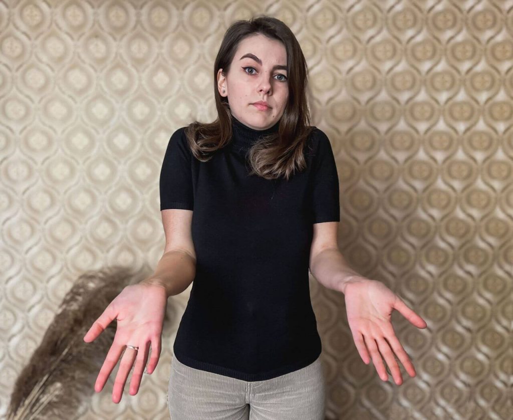 Top 10 Italian Hand Gestures Italians Use All The Time | Mondly Blog